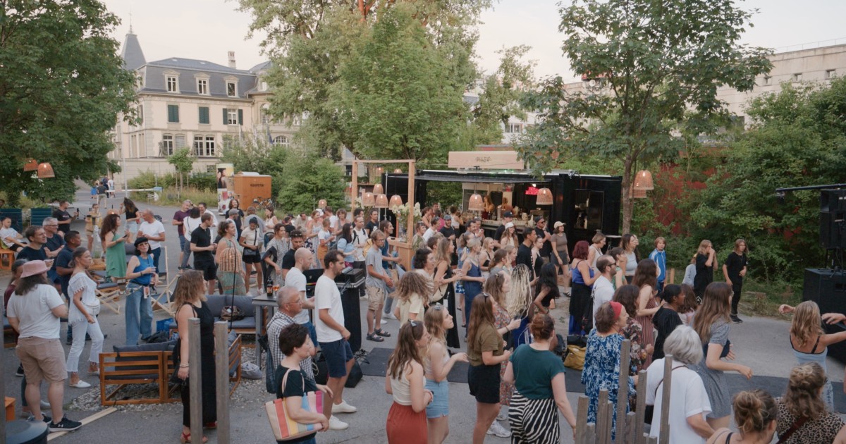 Piazza Bar (im Sommer)